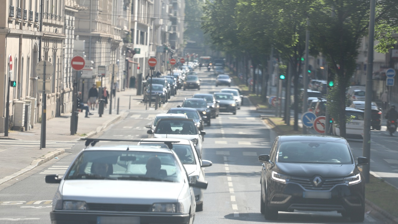 Pollution à l’ozone : Lyon passe en alerte orange, restrictions ...